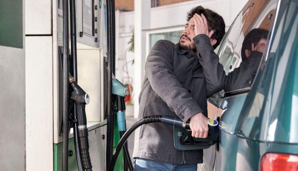 Los e-fuel que sustituyen a gasolina y diésel costarán 2,80 € por litro