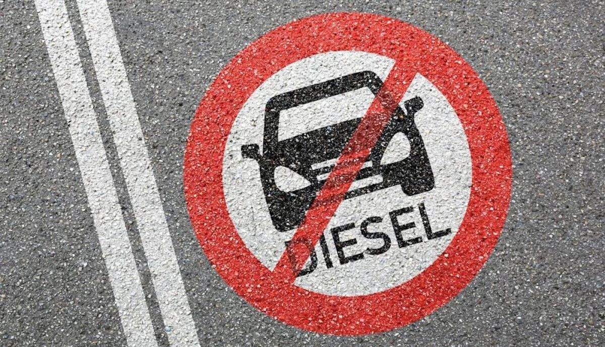 Guerra por la prohibición de coches diésel y gasolina en UE