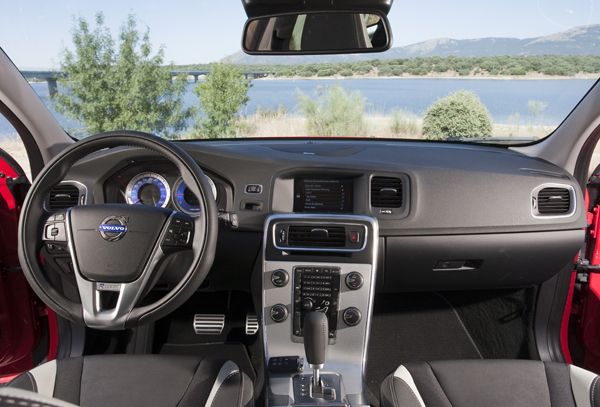 Volvo V60 D5 R-Design