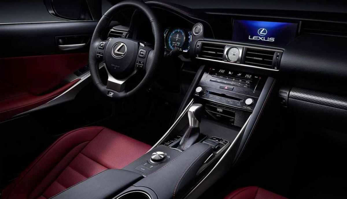 Lexus IS: la berlina media de Lexus actualiza su diseño
