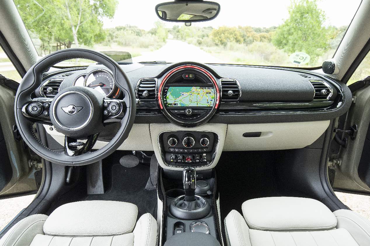 Comparativa: Mini Clubman Cooper vs VW Golf TSI