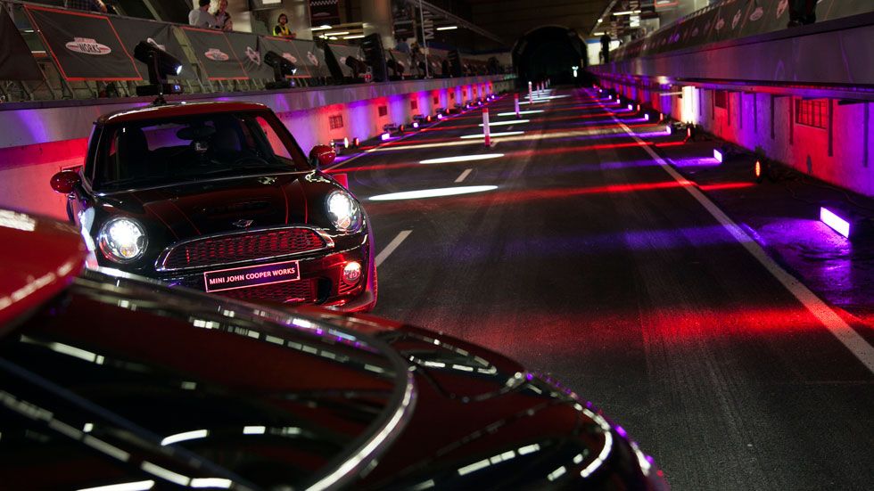 Vídeo: Mini invade el Metro de Madrid con sus John Cooper Works