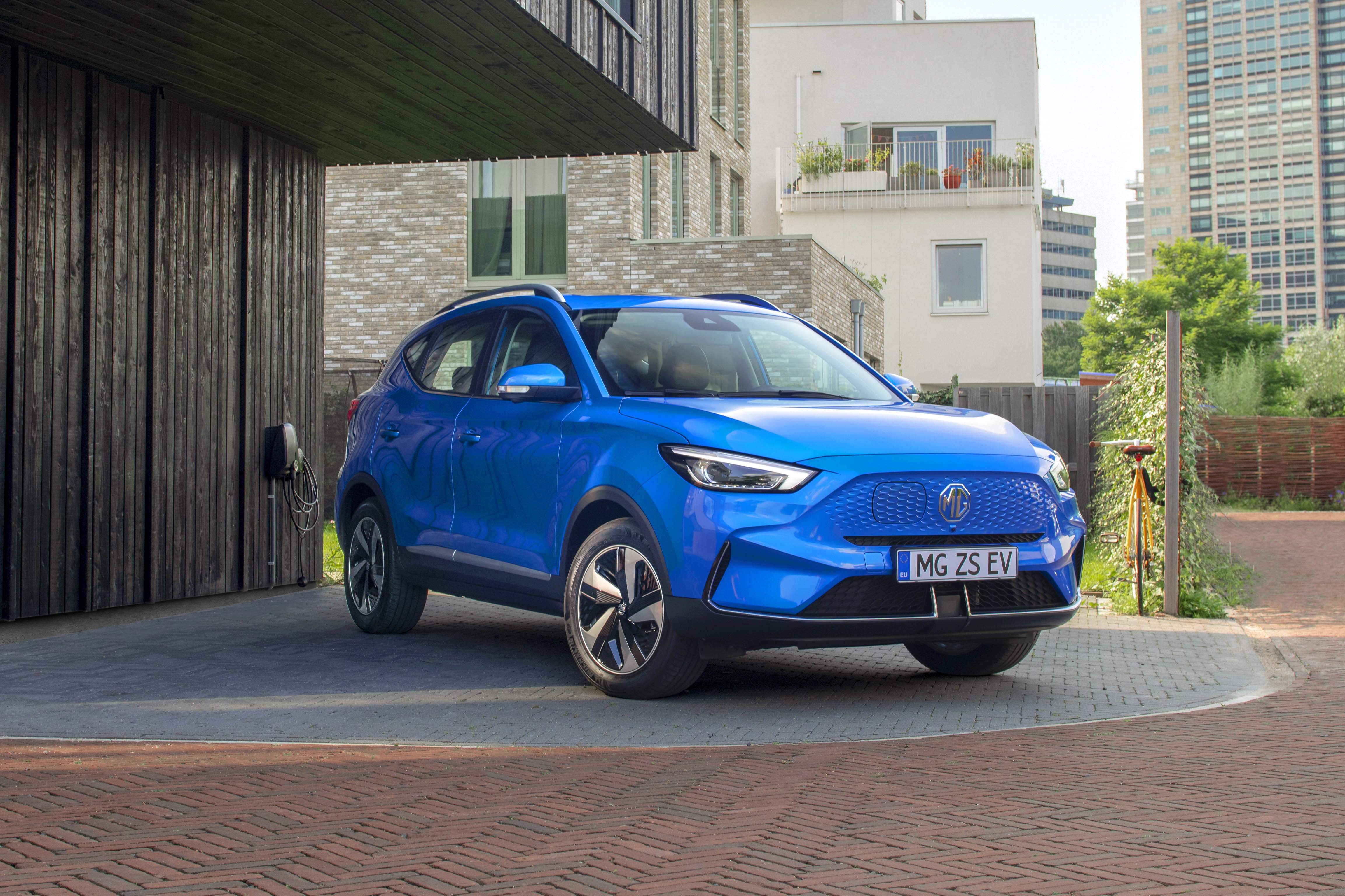 MG Lanza Sus Nuevos ZS EV MG5 Y Marvel R