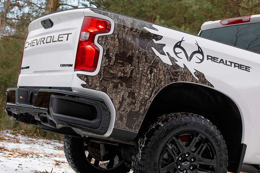 Chevrolet Silverado Realtree Edition 2021, camuflaje discreto